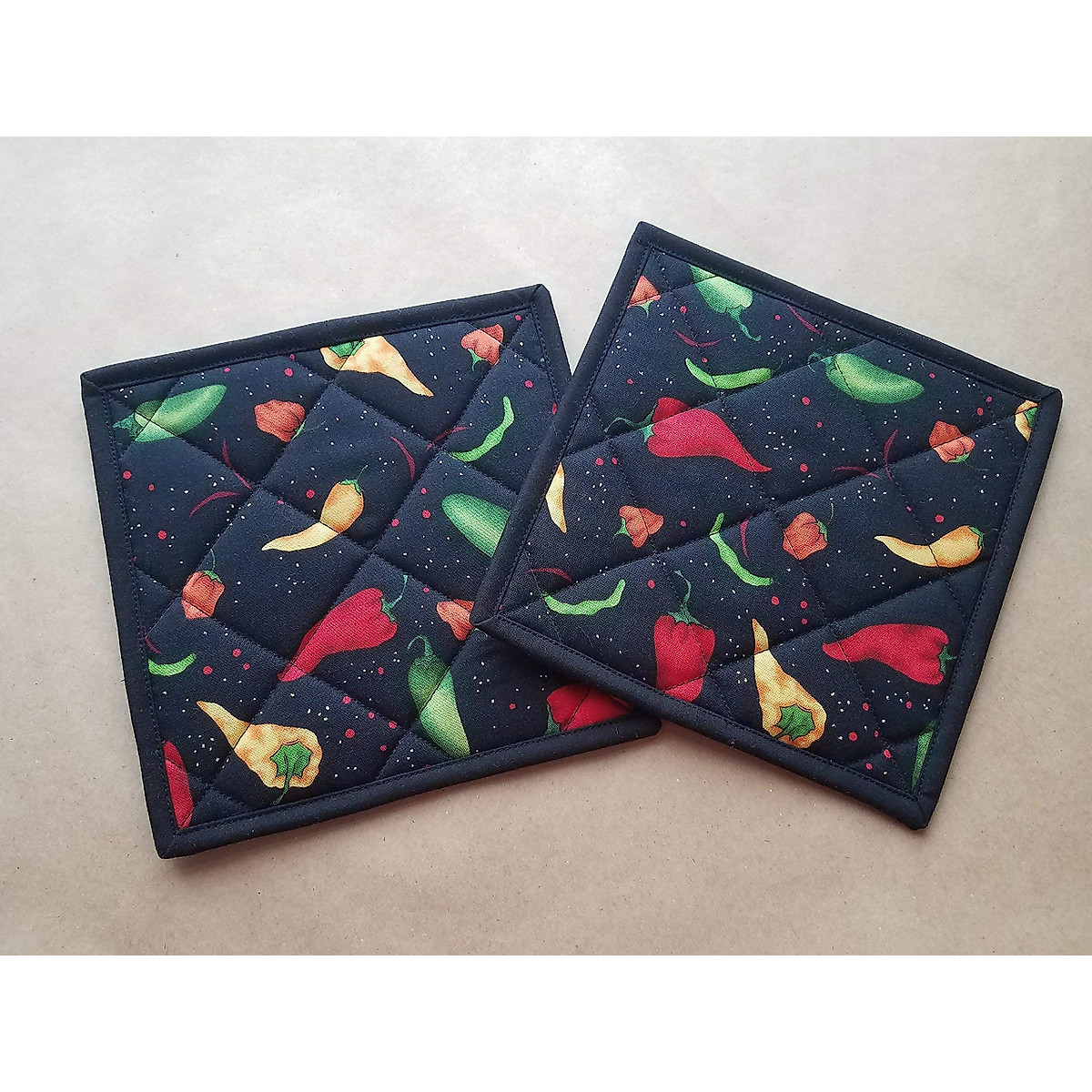 Chili Pepper Potholders Set of 2 Southwestern Kitchen Linens Chili Peppers Home Decor Quilted Hot Pads Insulated Trivets Tex Mex Kitchen Decor Spicy Themed Kitchen Linens Handmade Gifts Under 20