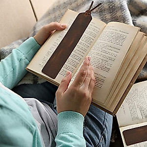 Leather Bookmark, Classic Stitched Bookmark, Leather Page Markers for Men Women Kids Halloween Christmas Bookworms Writers Relatives and Friends (2 Pieces)