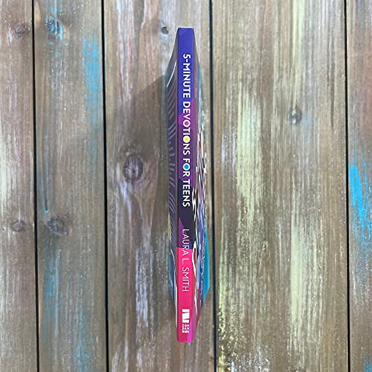 5-Minute Devotions for Teens: A Guide to God and Mental Health