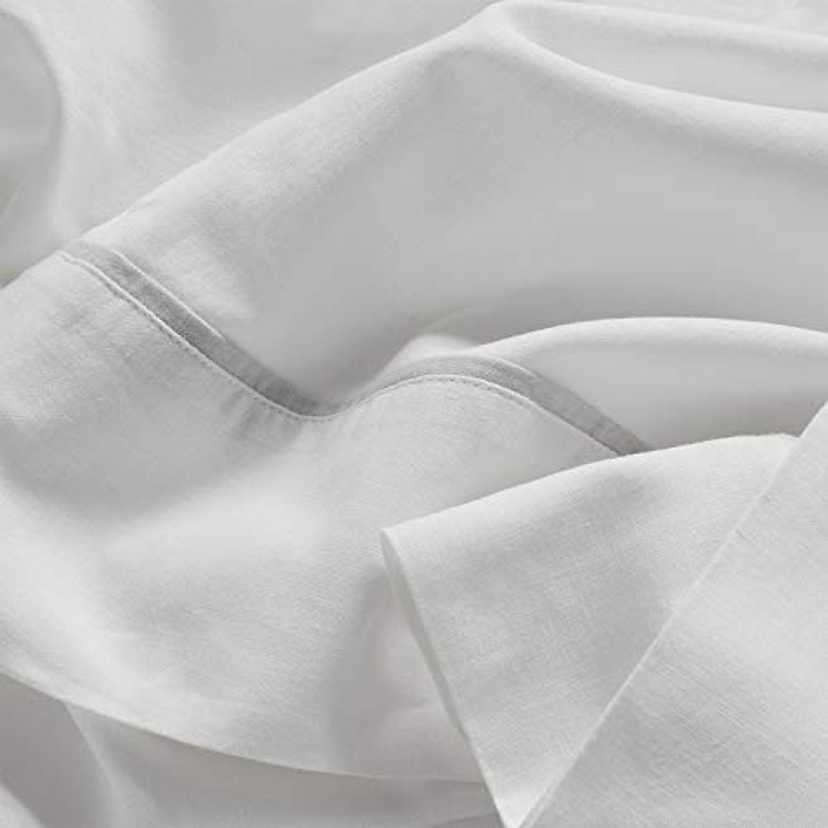 Amazon Brand – Rivet Contrast Hem Breathable Cotton Linen Bed Sheet Set, Queen, White / Vapor