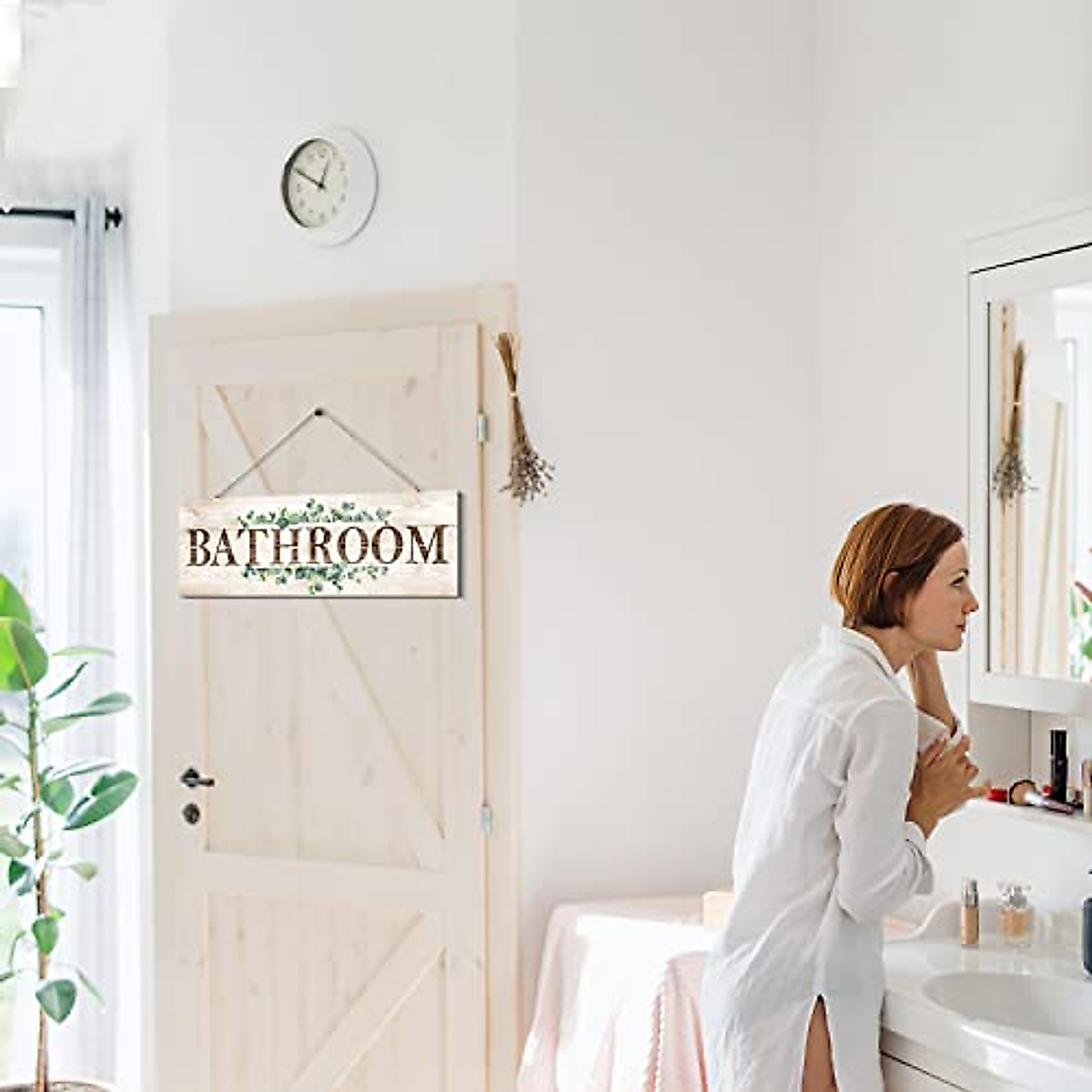 Bathroom Sign Wall Decor, Bathroom Wall Art Farmhouse Bathroom Sign Wood Hanging Wall Plque Decorative for Bathroom, Christmas Gift for Home, 4.7x13.7 Inch, Small