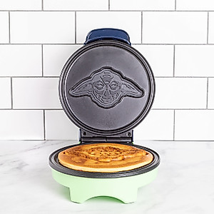 Uncanny Brands Star Wars Yoda Waffle Maker