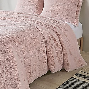 Intelligent Design Shaggy Faux Fur Cozy Reversible Comforter Set Petal Print Reverse, Modern All Season Lightweight Fuzzy Bedding with Matching Sham, Blush Full/Queen 3 Piece