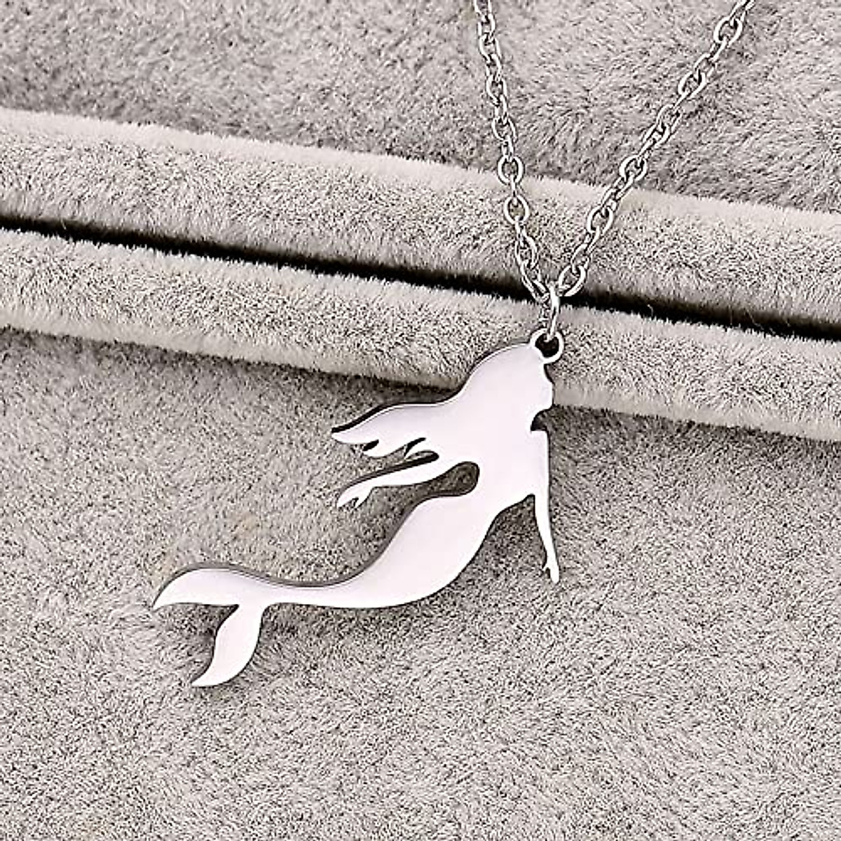 Jewelkeeper Mermaid Music Box & Little Girls Jewelry Set - 3 Mermaid Gifts for Girls - Musical Jewelry Box for Girls - Music Boxes for Girls