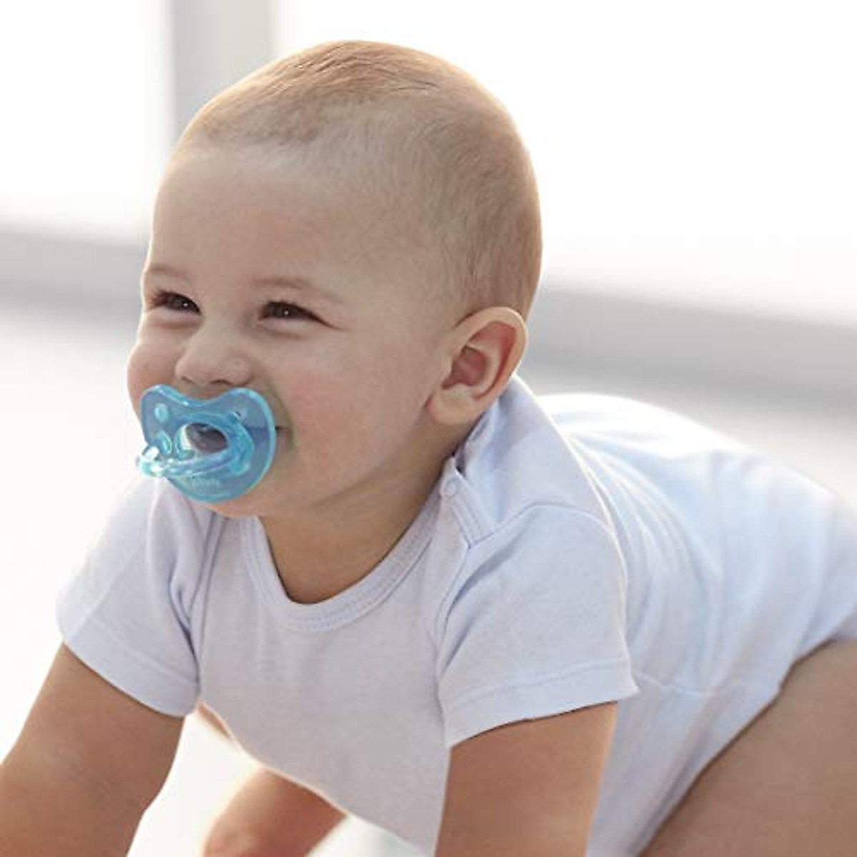 Chicco PhysioForma® 100% Soft Silicone One Piece Pacifier for Babies 0-6m, Orthodontic Nipple, BPA-Free, 4-Count with Sterilizing Case,4 Count (Pack of 1)