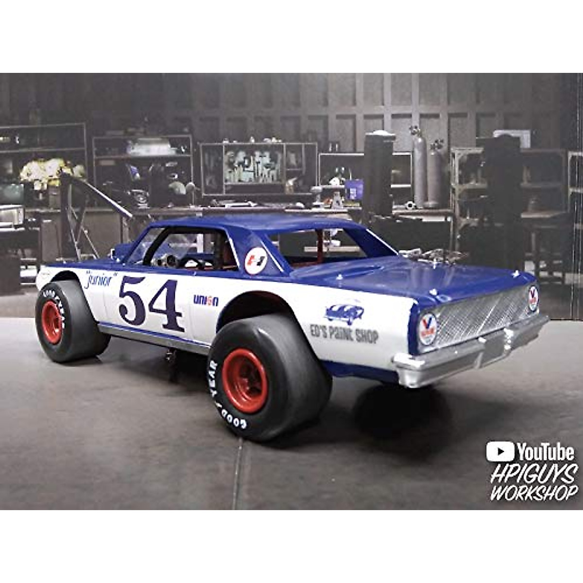 AMT 1965 Chevelle Modified Stocker 1:25 Scale Model Kit