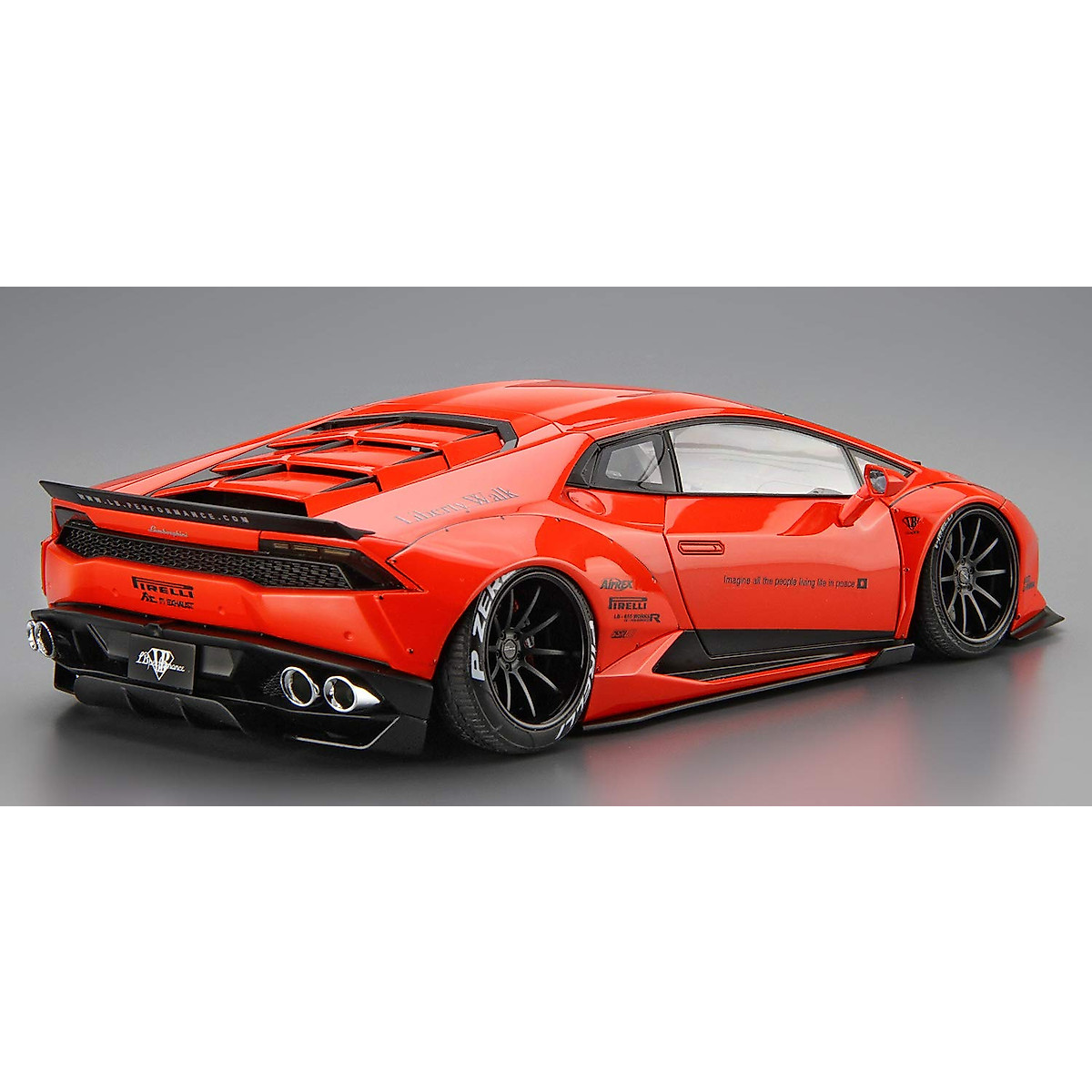 Aoshima LB Works Lamborghini Huracan Ver. 1 1:24 Scale Model Kit