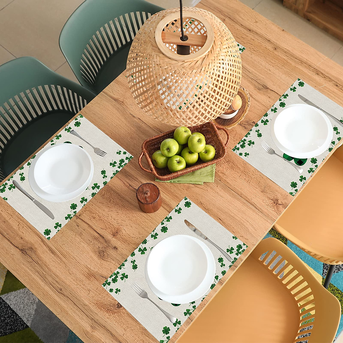 Ciwolce Green White Shamrock St Patricks Day Placemat Set of 4, Saint Patty's Day Kitchen Dining Table Mat Home Indoor Decoration