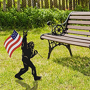 Bigfoot Garden Patriotic Decor Metal Stake - Big Foot Sasquatch Gifts Yard Art Decorative Garden Stakes Bigfoot Statue for Yard Decor, Outdoor, Patio, Outside, Lawn Decorations, Idea Garden Gifts