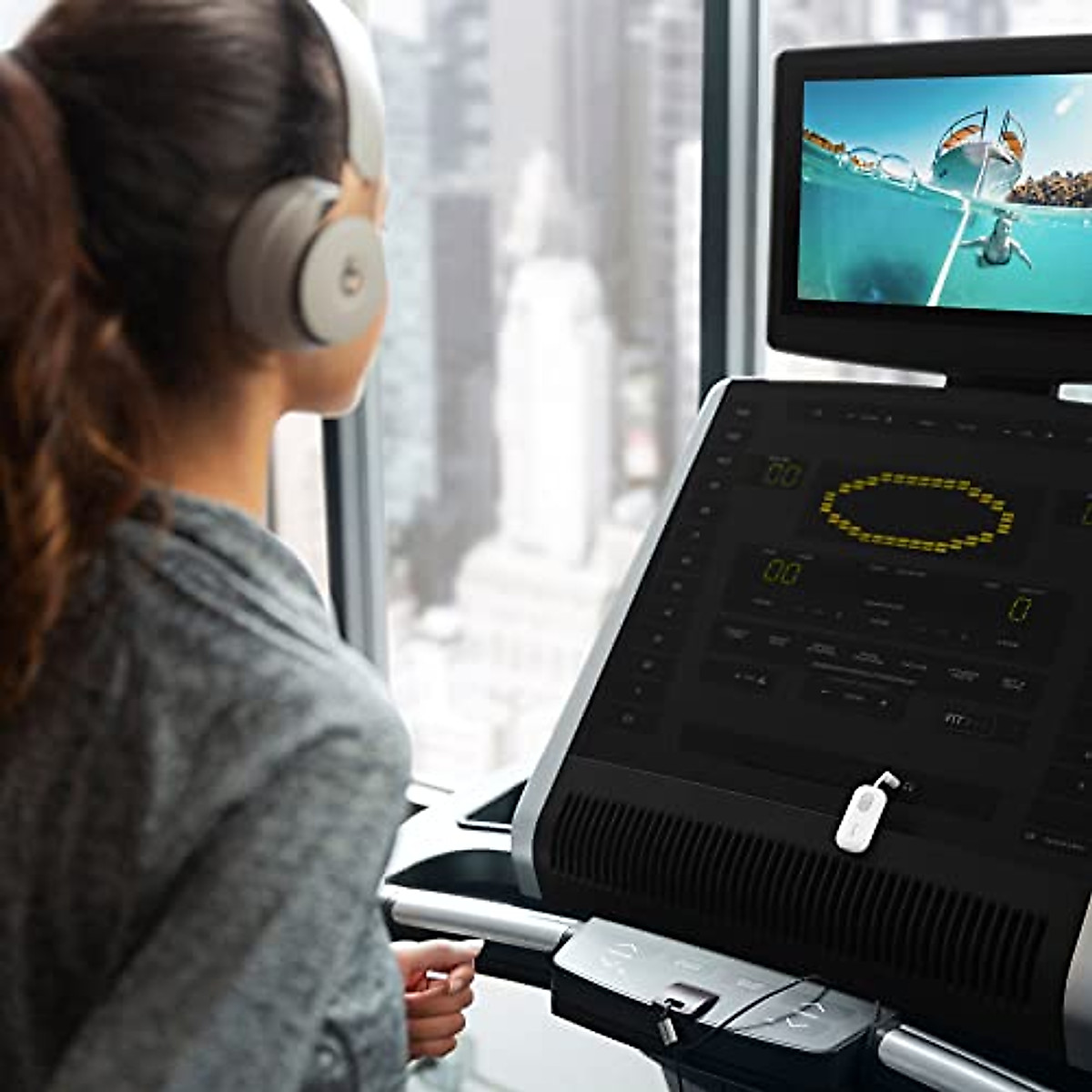 Twelve South AirFly SE, Bluetooth Wireless Audio Transmitter for AirPods/Wireless or Noise-Cancelling Headphones Use with Any 3.5 mm Audio Jack on Airplanes, Gym Equipment or iPad/Tablets