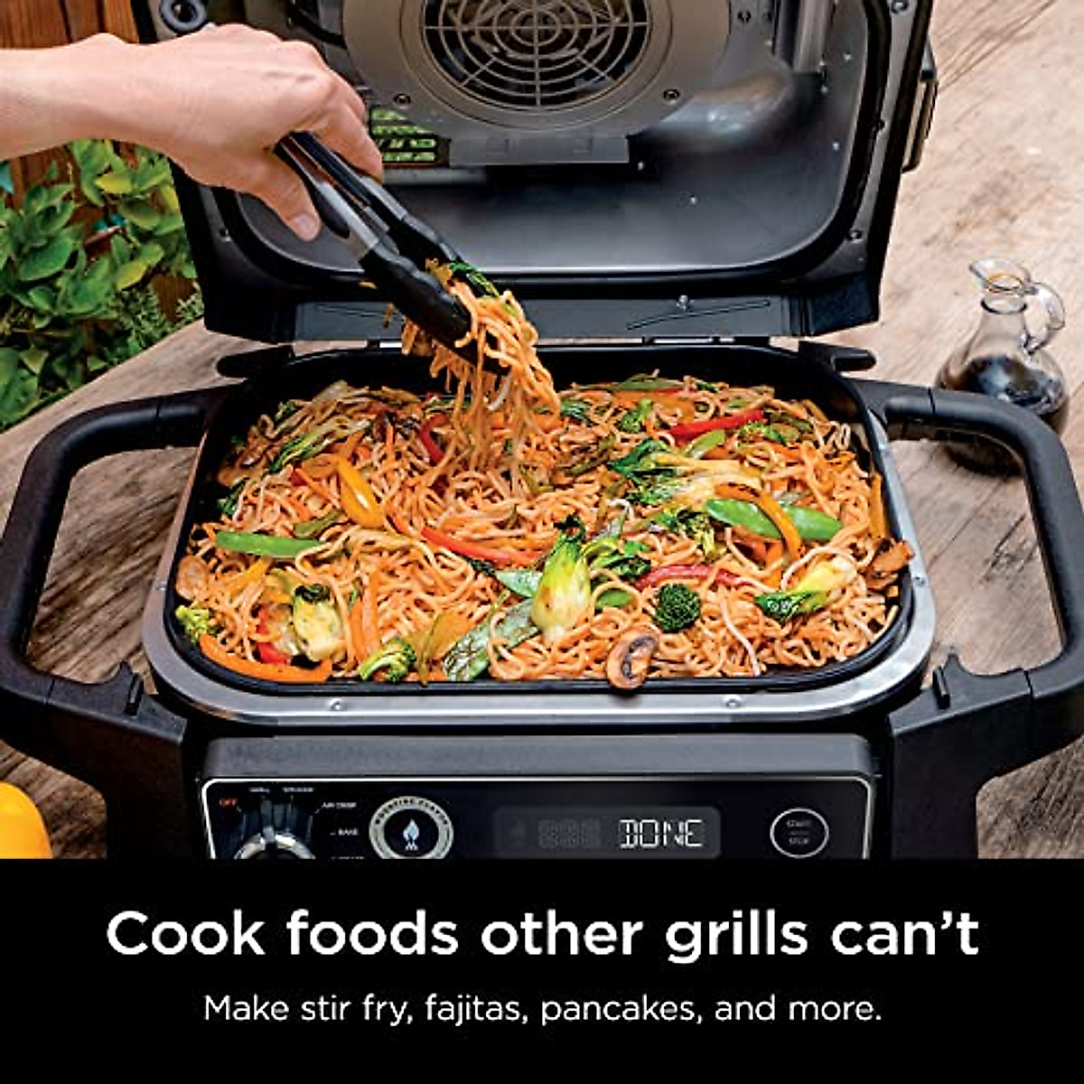 Ninja XSKGRDPLT Woodfire, Outdoor Flat Top Griddle Plate, Compatible with Ninja Woodfire Grills (OG700 series), Ceramic Coating, Insert, Black/Grey