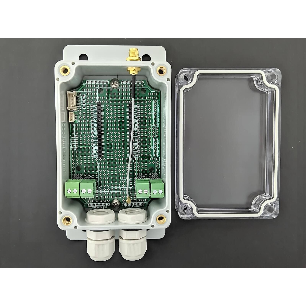 qBox AMC DIY IOT Enclosure Kit (One SMA), IOT Enclosure for Arduino MKR ESP32 Cellular LoRa WiFi Board, Waterproof IP65 Enclosure with Glands, prototyping PCB, connectors Set and SMA