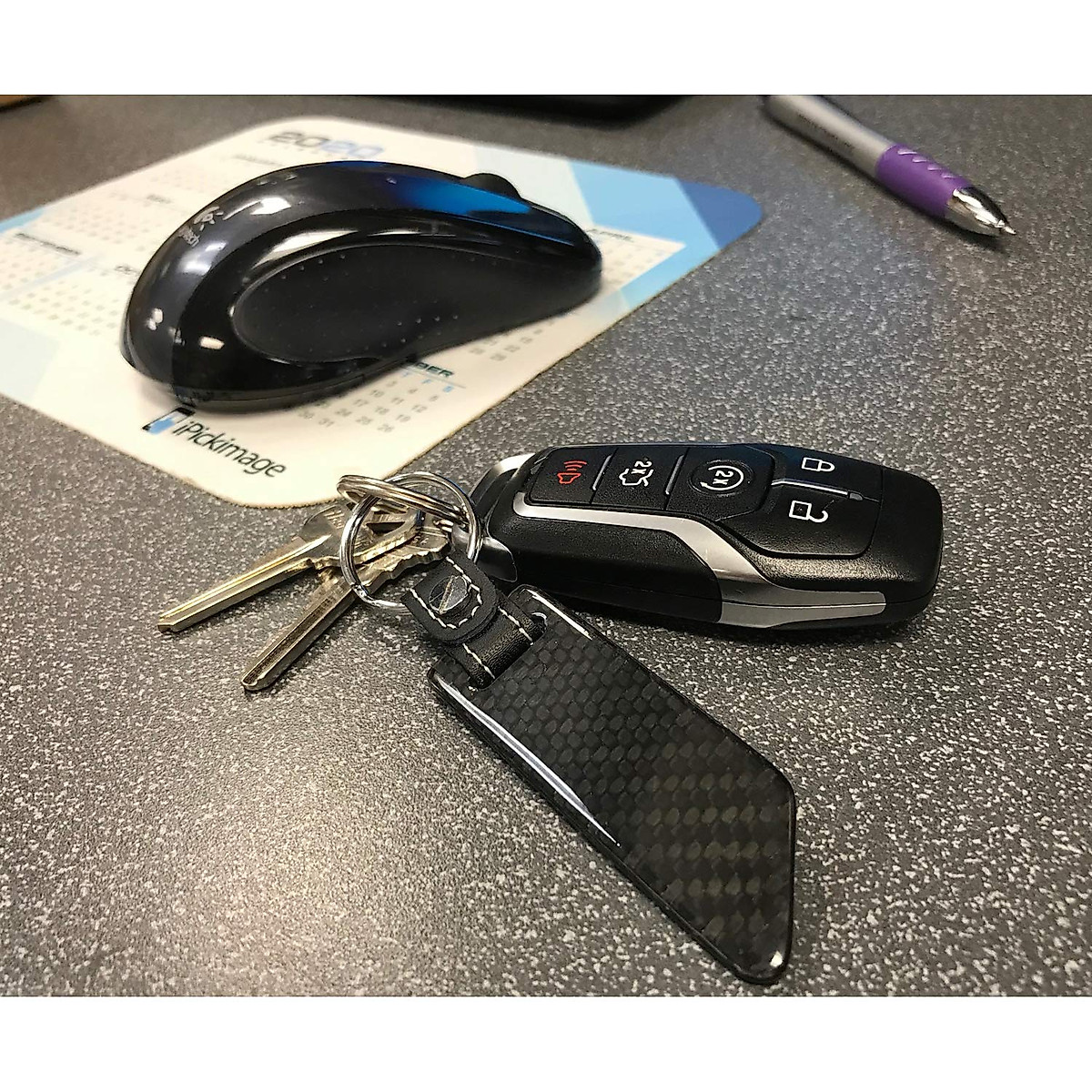 iPick Image - Real Carbon Fiber Blade Style with Black Leather Strap Key Chain for Honda Passport