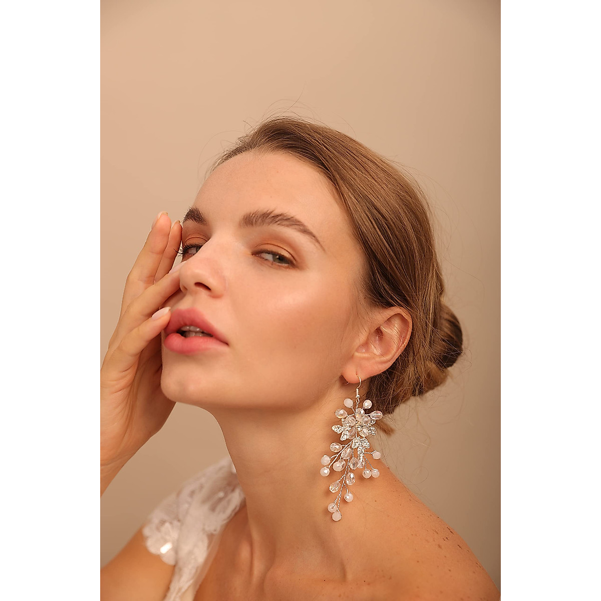 BERYUAN Crystal Flower Earings for Women Beads Wedding Earrings for Brides Bridal Bridesmaids Earrings Prom Earrings Accessories Esthetics (Silver)