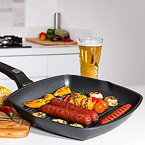 Moss & Stone Griddle Aluminum Nonstick Stove Top Square Grill Pan,Chef Quality Perfect for Meats Steak Fish And Vegetables,Dishwasher Safe,11 inch, Black (Comes With a Special Cloth And Gloves)