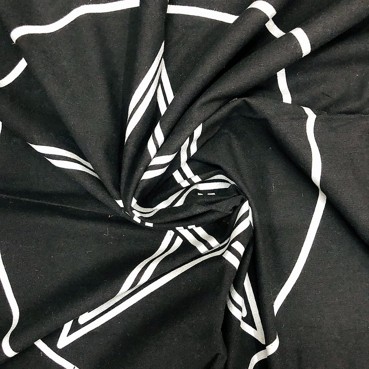 THE ART BOX Altar Cloth Tarot Cards Table Napkins Witchcraft Supplies Black Gold Tablecloth Square Alter Pagan Spiritual Celestial Deck Cloth with Fringes, Magical Pagan, 36x36 Inches