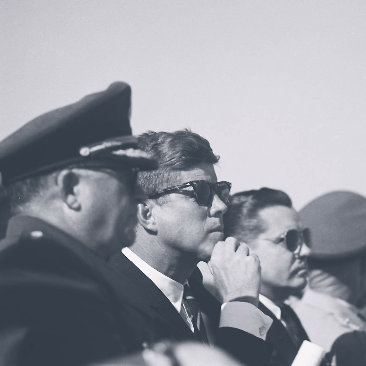 AO Saratoga Sunglasses - Tortoise - Calobar Green AOLite Nylon Lenses - 52-19-145