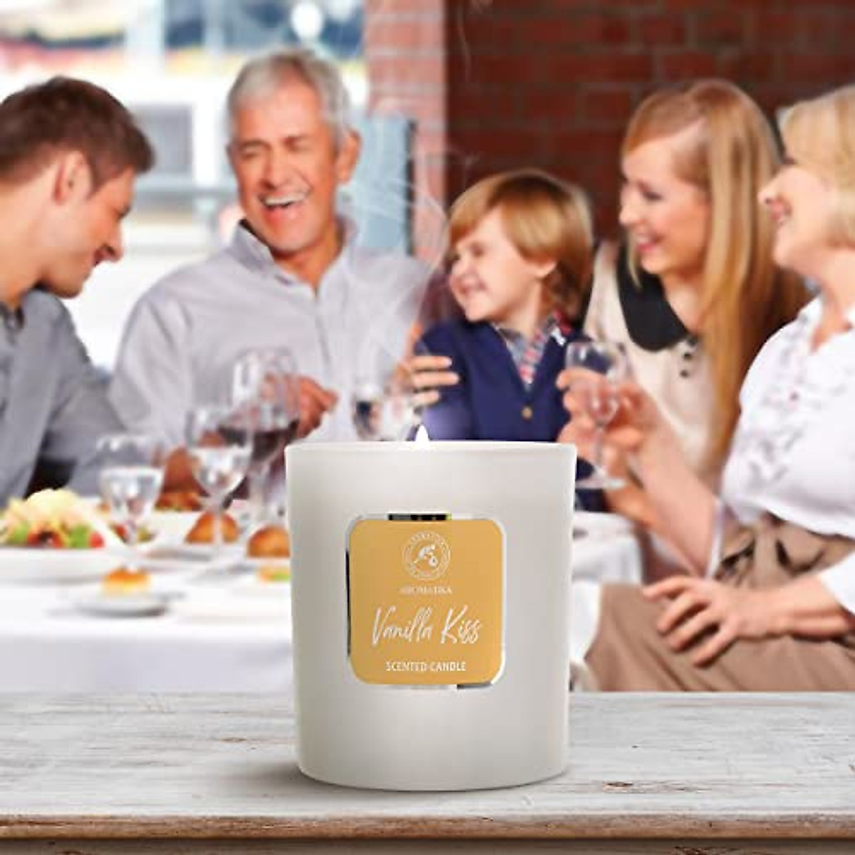 Scented Candle Vanilla Kiss - Aromatherapy Candle - Soywax Candle with Vanilla Extract - Up to 45 Hours Burn Time - Glass Candle Gift - Home Scented Candles - Luxury and Sensual Soy Wax Candle