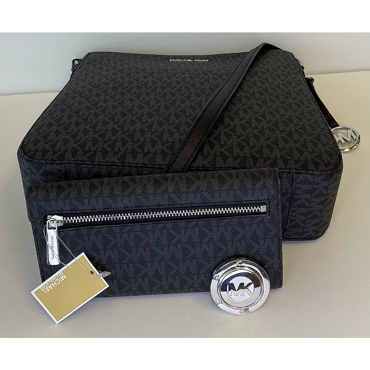 Michael Kors MICHAEL Michael Kors Jet Set Travel Large Messenger Crossbody bundle with Trifold Wallet Purse Hook (Signature MK Vanilla)