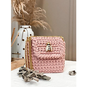 AMORINO FIOS t Shirt Yarn Premium - Crochet & Knitting, Easy Crocheting for Beginners, Thick 3,6cm, Tshirt Yarn for Crafts, Polyester Yarn, knotless, Macrame t-Shirt Yarn (Pink).