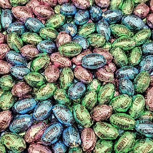 Hershey's Easter Milk Chocolate Eggs candy - Individually Wrapped Bulk 2.25lb Party Pack – Perfect for Easter Baskets and Egg Hunts (Milk Chocolate)