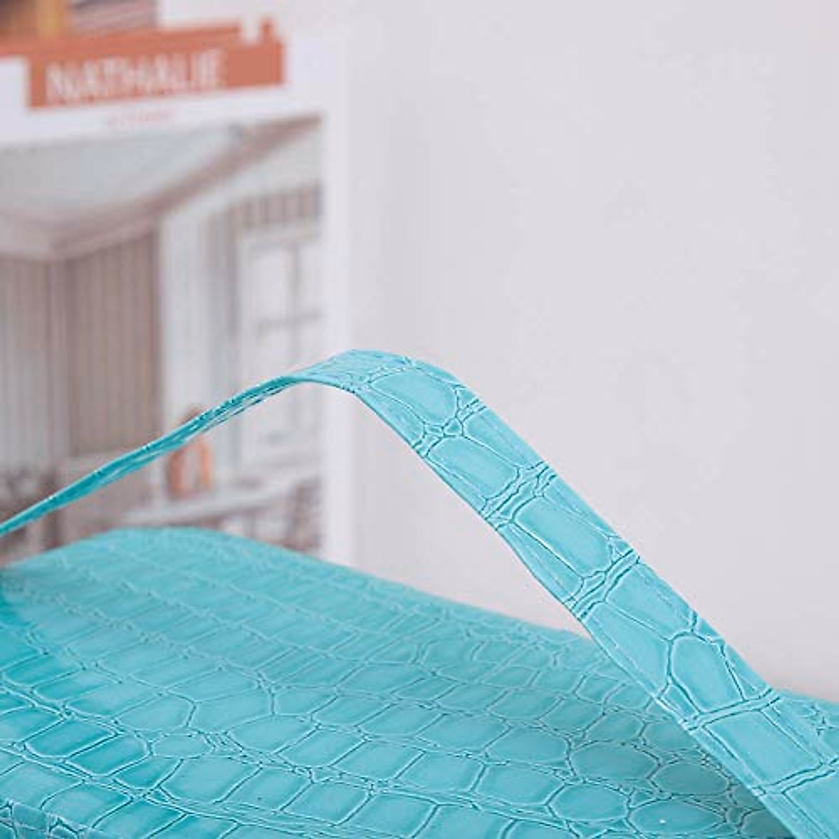 84 Slot Diamond Storage Box, PU Diamond Painting Storage Container Portable Nail Glitter Powder Art Craft Jewelry Beads Sewing Pills Storage Case Holder DIY Embroidery Beads Organizer Zipper Handbag