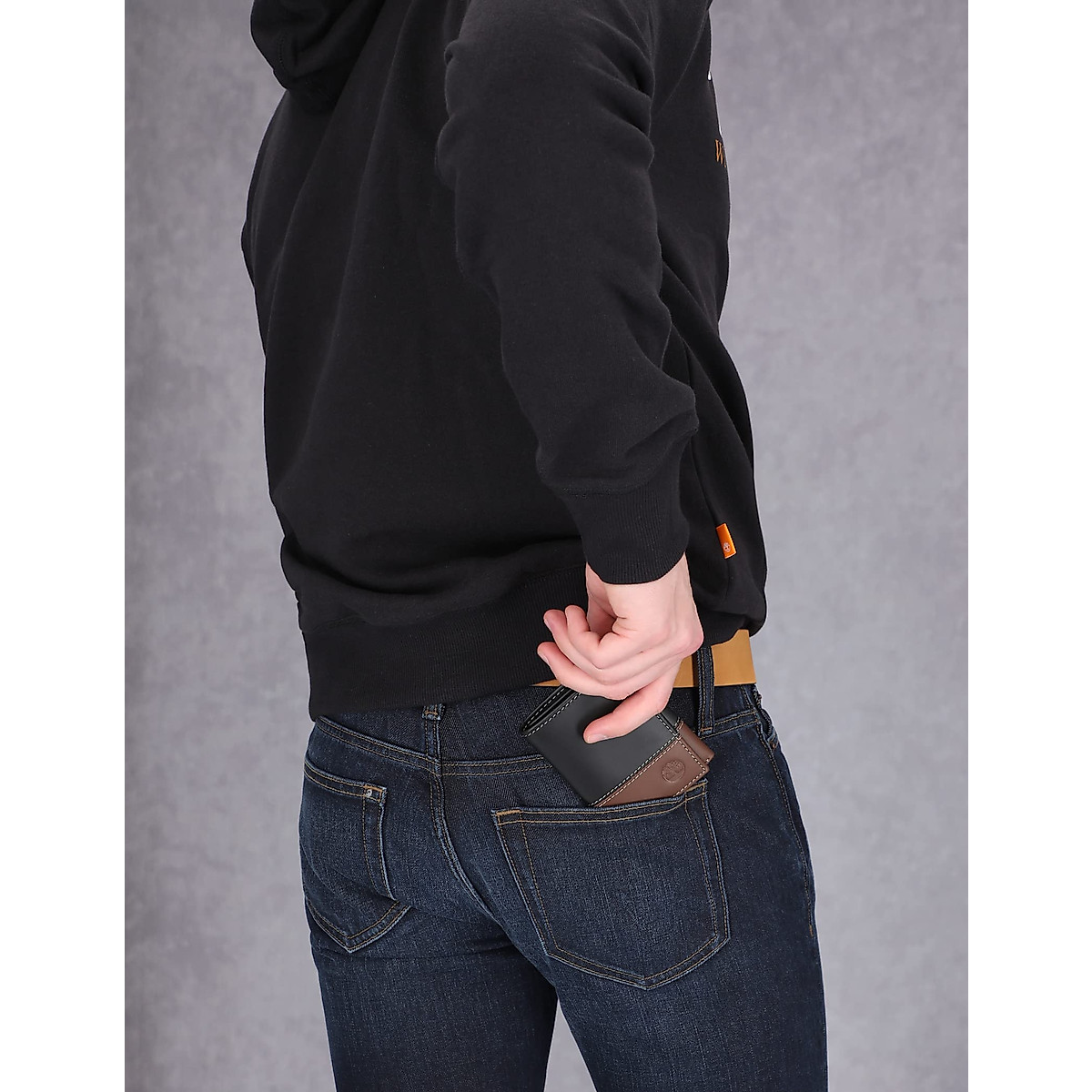 Timberland mens Leather Trifold Wallet With Id Window, Black/Brown (Hunter), One Size