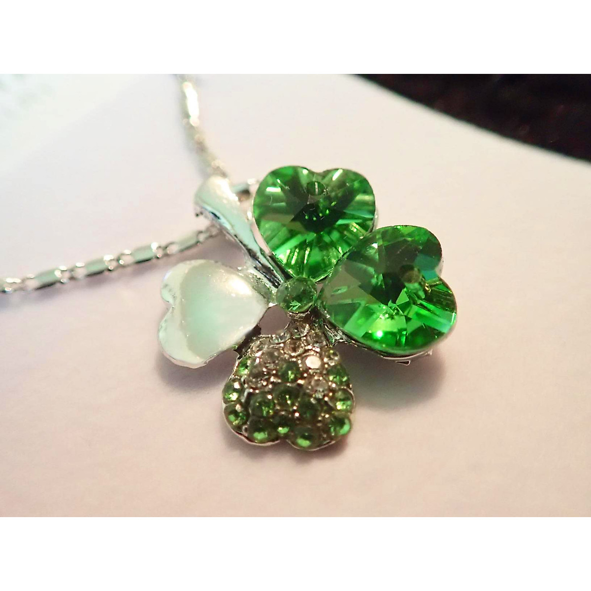 TRUEGOOD Four Leaf Clovers Necklace Crystals,Green Crystal Pendant with Necklace Angel Neckles, 4 Leaf Clover Necklace Eternal love