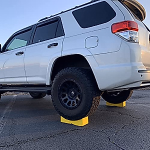 Lirinsegie 2 Pack Camper Levelers Kit RV Leveling Blocks Ramps Accessory Compatible with Travel Trailer Touring Car Caravan Camper Wheel Chocks Up to 35000 LBS (Yellow)