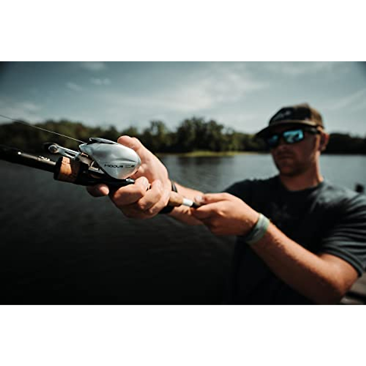 13 FISHING - Modus C2 Baitcast Reel - 6.6:1 Gear Ratio - Left Hand Retrieve (Fresh) - MODC2-6.6-LH,Silver