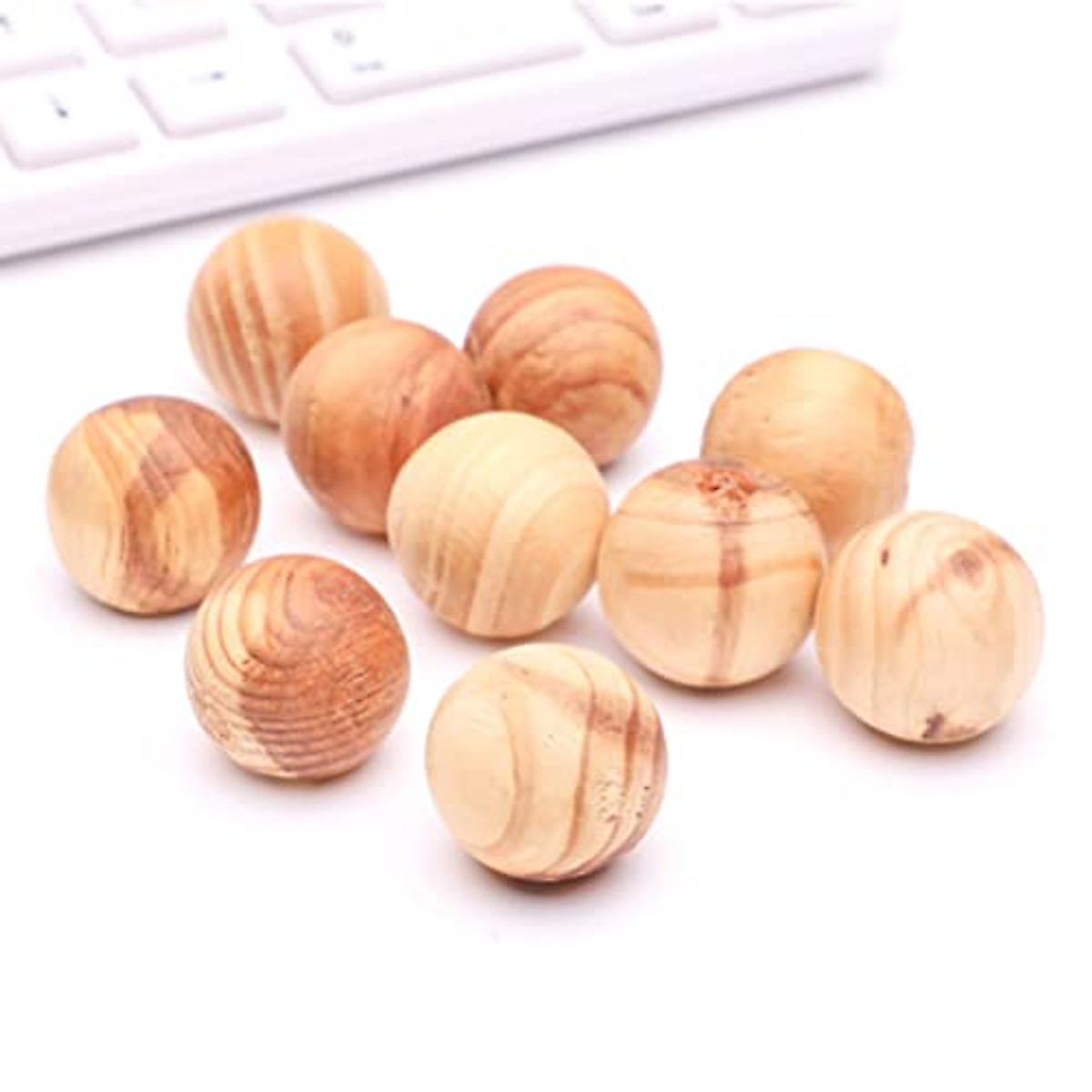 UKCOCO 120 Pcs Natural Camphor Ball Fresh Cinnamomum Camphora Root Neutralizing Odor Camphor Balls Cedar Blocks Closet Deodorizer for Clothes Storage Closets Drawers 1.8cm