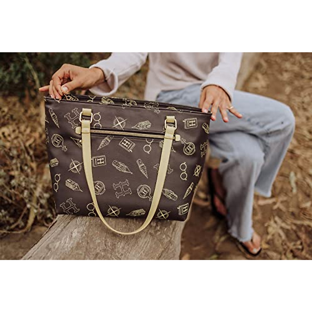 PICNIC TIME Harry Potter Hogwarts Uptown Cooler Tote Bag, Insulated Purse Lunch Bag for Her, Stylish Beach Bag Soft Cooler, (Black with Gold Accents), 14.37 x 7.28 x 10.63