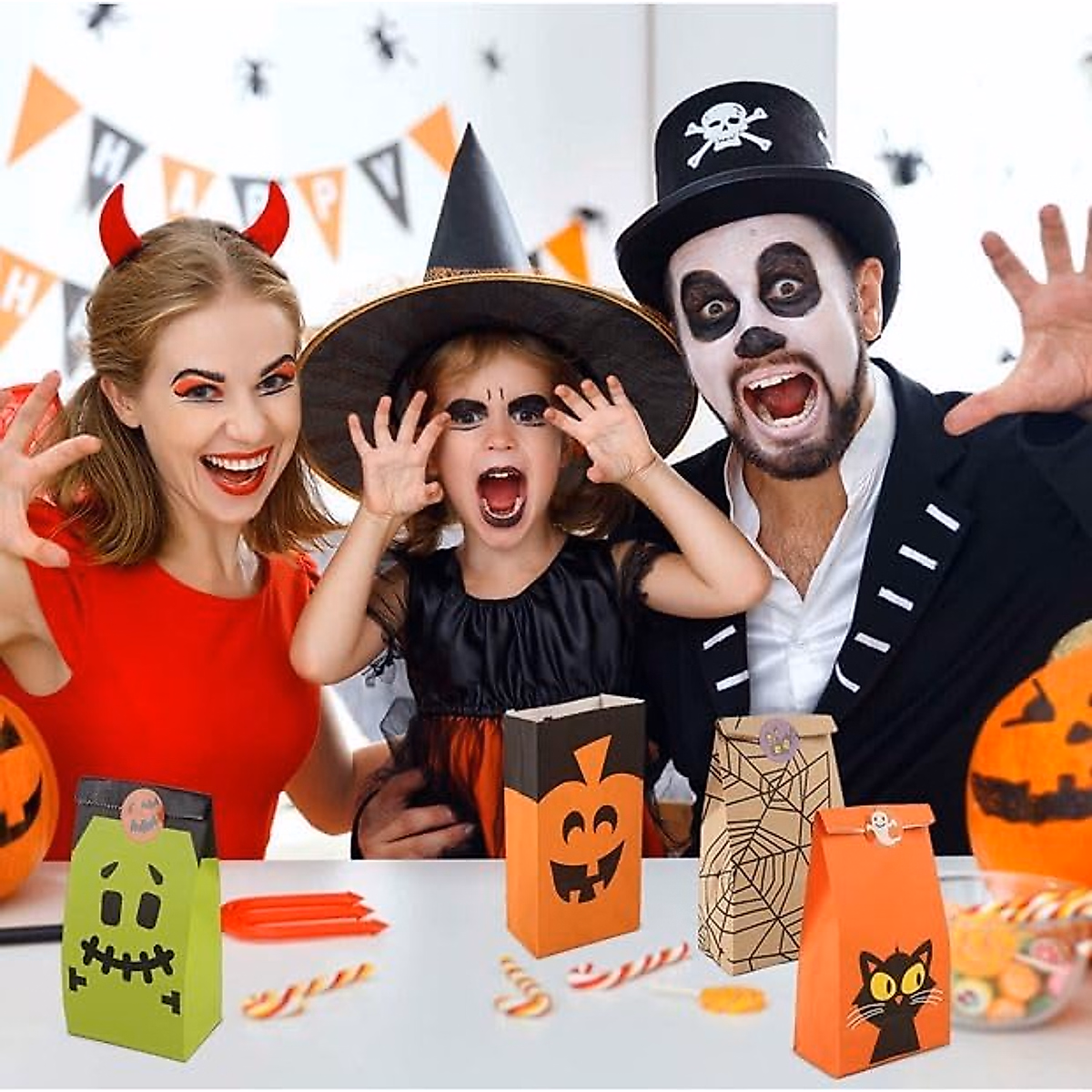 Tort-Mangou 40 Pcs Halloween Candy Treat Bags with 40 Halloween Theme Stickers Halloween Paper Favor Bags Halloween Paper Candy Goody Bags Trick or Treat Bags for Kids Mini Paper Gift Bags for Treats Snacks, Halloween Goodie Bags Party Supplies (Multicolo