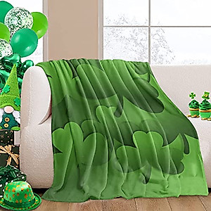 St. Patrick's Day Throw Blankets Green Lucky Clover Leaf Fuzzy Soft Bed Cover Bedspread Irish Shamrocks Lightweight Luxury Flannel Fleece Blanket for Travel Stadium Camping Couch Sofa Chair 40x50In
