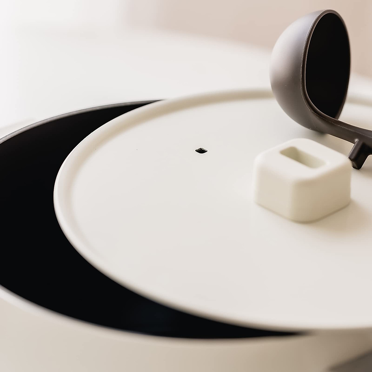 Dr.HOWS Lumi Ceramic Nonstick Pot with Lid 8 inch - Large Pot for Cooking with Rubber-Coated Handles, PFOA-Free - For Induction, Ceramic, Electric, Halogen and Gas Cooktops