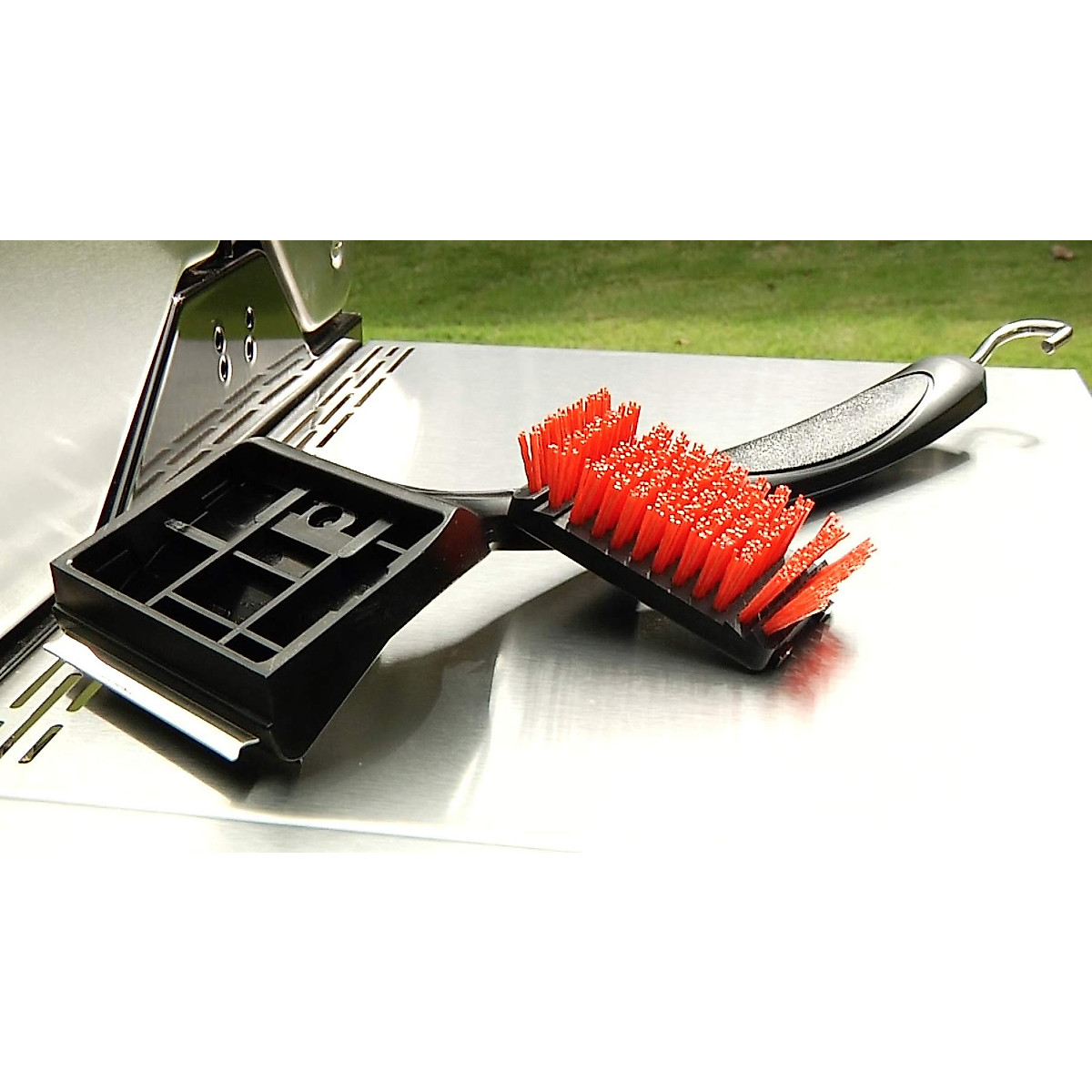 Char-Broil 8666894 SAFER Replaceable Head Nylon Bristle Grill Brush with Cool Clean Technology, One Size