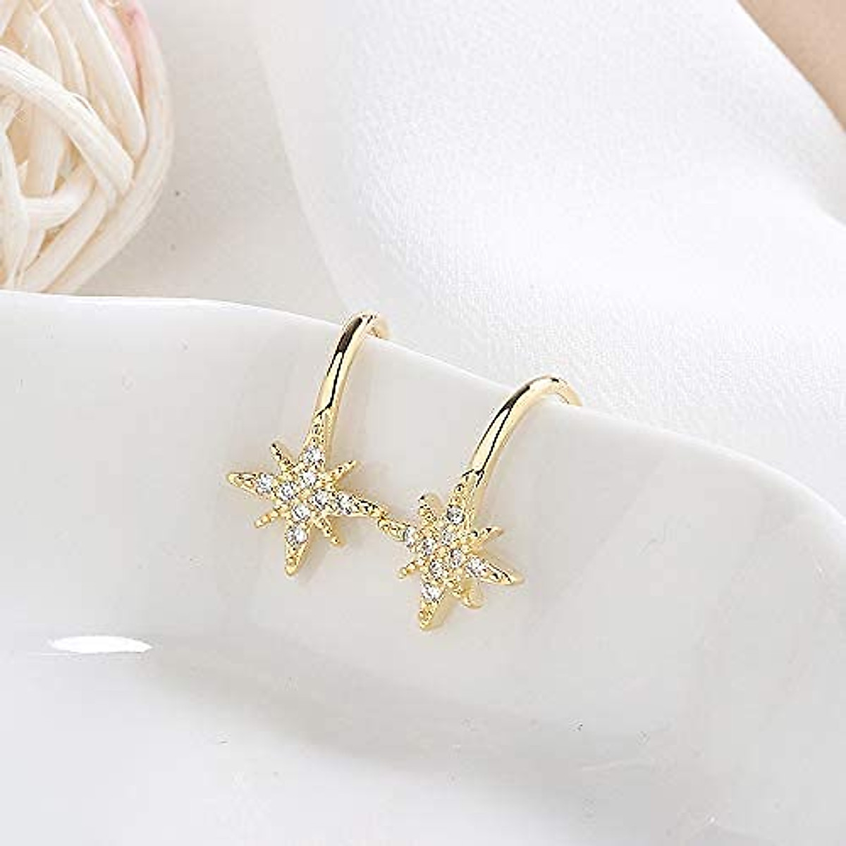 Simple CZ Star Cuff Wrap Earrings Cute Snowflake Crystal Twinkle Helix Cartilage Clip on Earrings Non Piercing Cartilage Earrings Hexagram ear cuff (snowflake ear cuff-gold)
