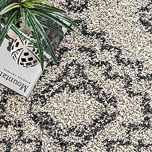 nuLOOM Lacey Moroccan Geometric Shag Area Rug, 8x10, Off-white