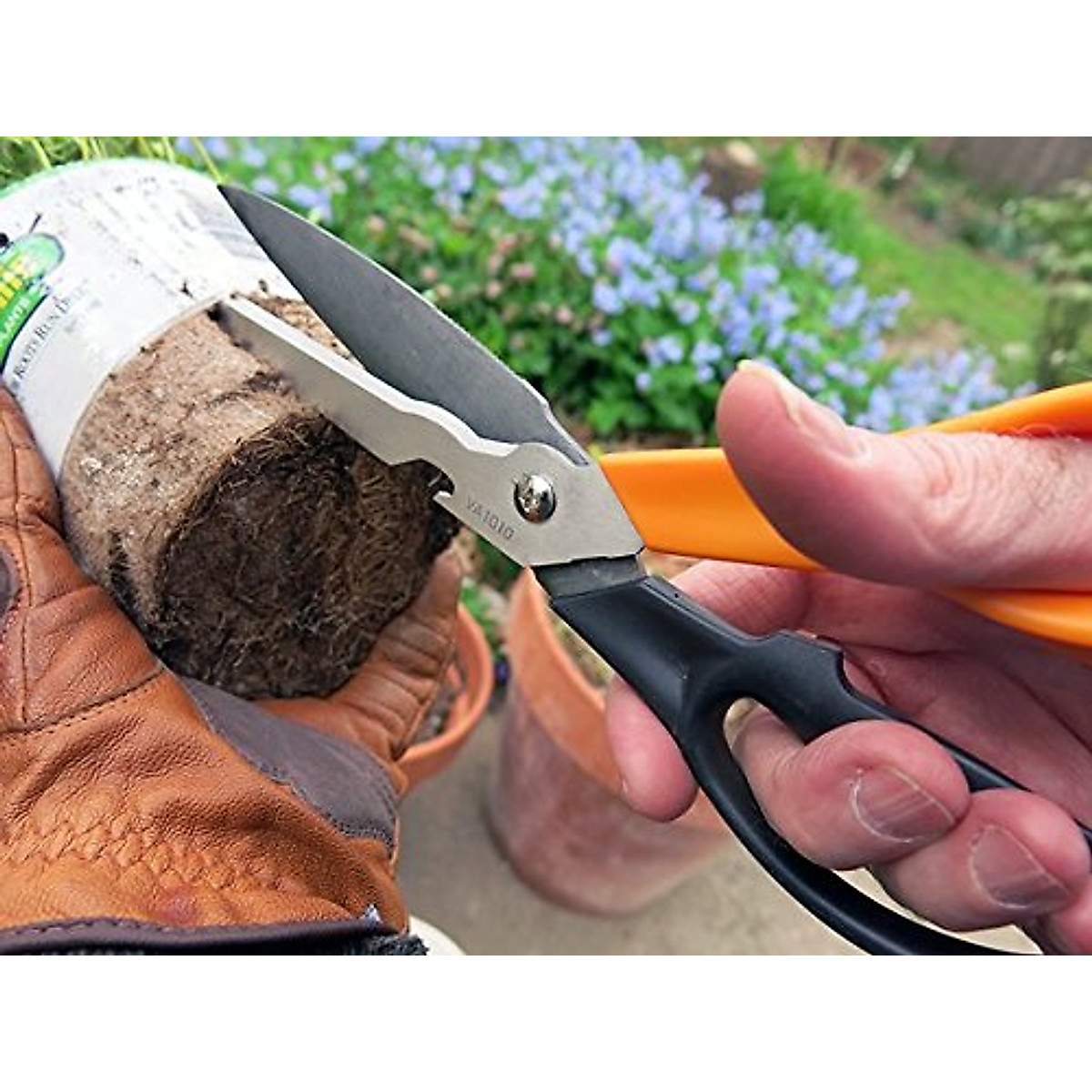 Fiskars 356922-1003 Everyday Scissors 01005692, 9 in. Length, 3-1/2 in. Cut, Black/Orange, 9 Inches