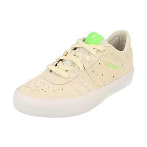 Women's Jordan Jordan Series .05 White/Green Strike-Iris Whisper (DM3383 103) - 8