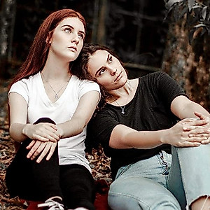 SmileBelle Best Bff Necklace for 2 Magnetic Butterfly Friendship Necklace as Bestie Gifts for 2 Teen Girls, Matching Friends Necklace Birthday Long Distance Jewelry Gift for Best Friends Female Women