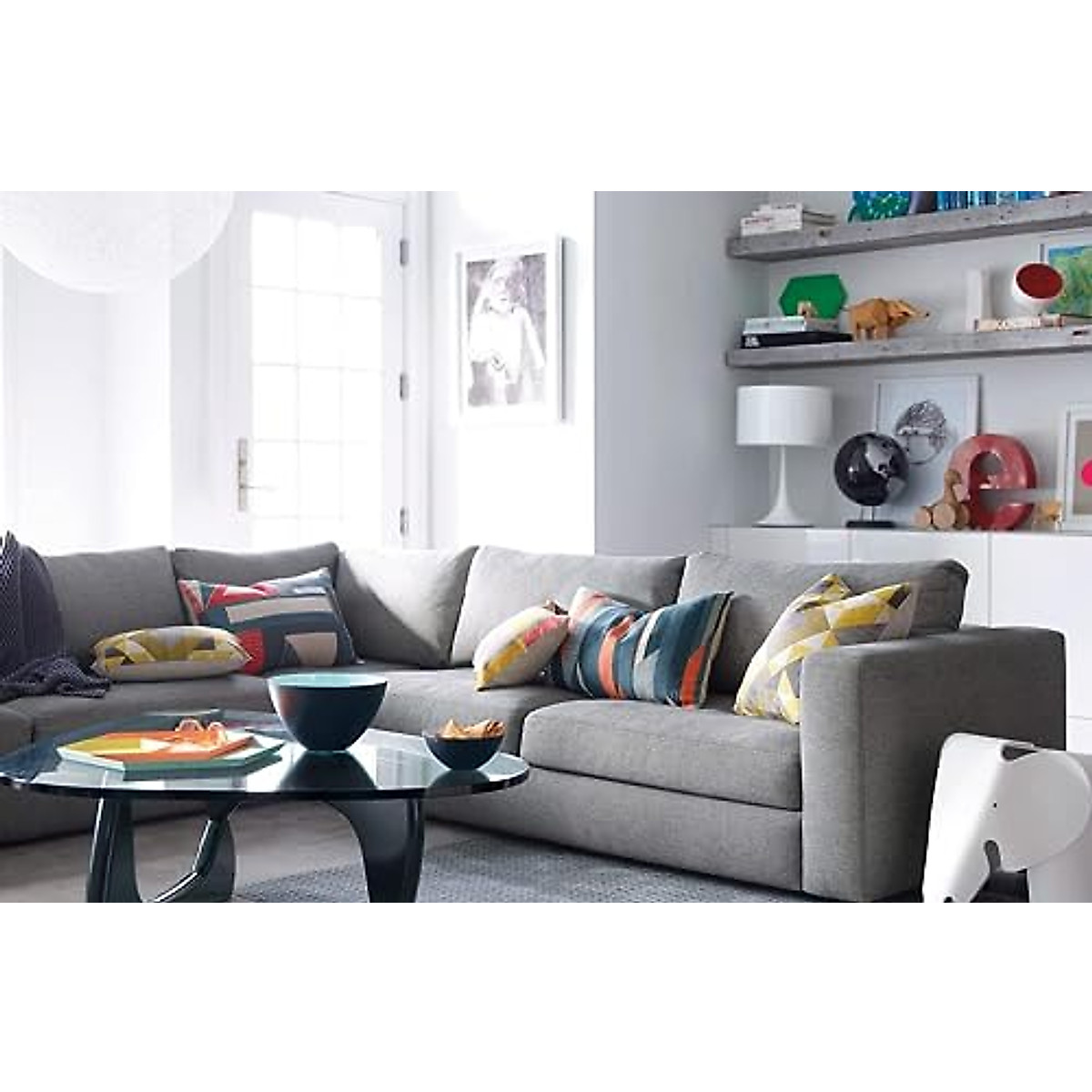 OTDMEL Mid Century Table Triangle Vintage Glass End Table, Glass Coffee Table with Solid Wood Base and Triangle Clear Glass Top Modern End Table for Living Room, Patio, Study, Black