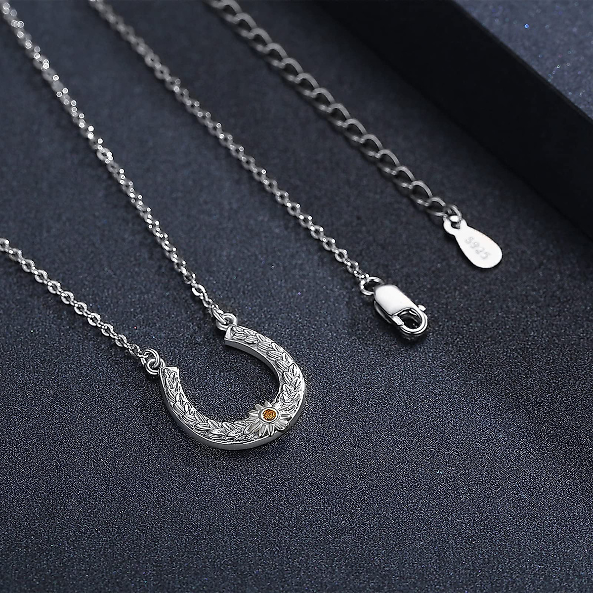 MEDWISE Lucky Horseshoe Necklace Gifts for Cowgirls Women Sterling Silver Horseshoe Daisy Necklace for Horse Lover Jewelry Birthday Christmas