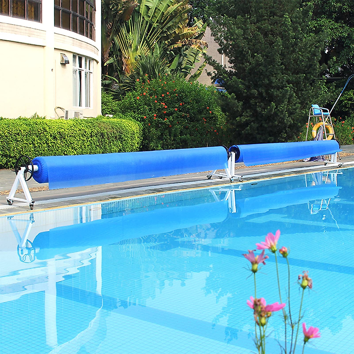 GYMAX Pool Cover, 16 FT x 32 FT 12-mil Solar Pool Cover with Carry Bag, Heat Retaining Rectangle Bubble Cover Floating Spa Blanket for Tub, In-Ground & Above Ground Swimming Pools (Blue)