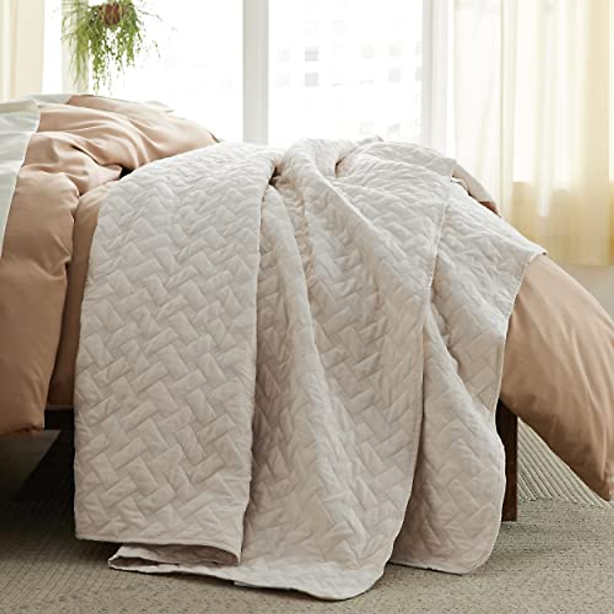 Bedsure King Size Quilt Set - Lightweight Summer Quilt King - Beige Bedspreads King Size - Bedding Coverlets for All Seasons (Includes 1 Quilt, 2 Pillow Shams)