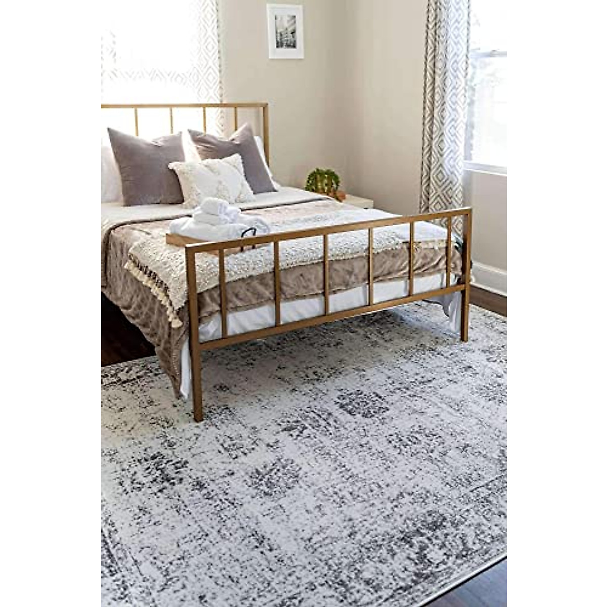 Unique Loom Sofia Collection Area Rug - Casino (5' 1" x 8', Gray/ Beige)