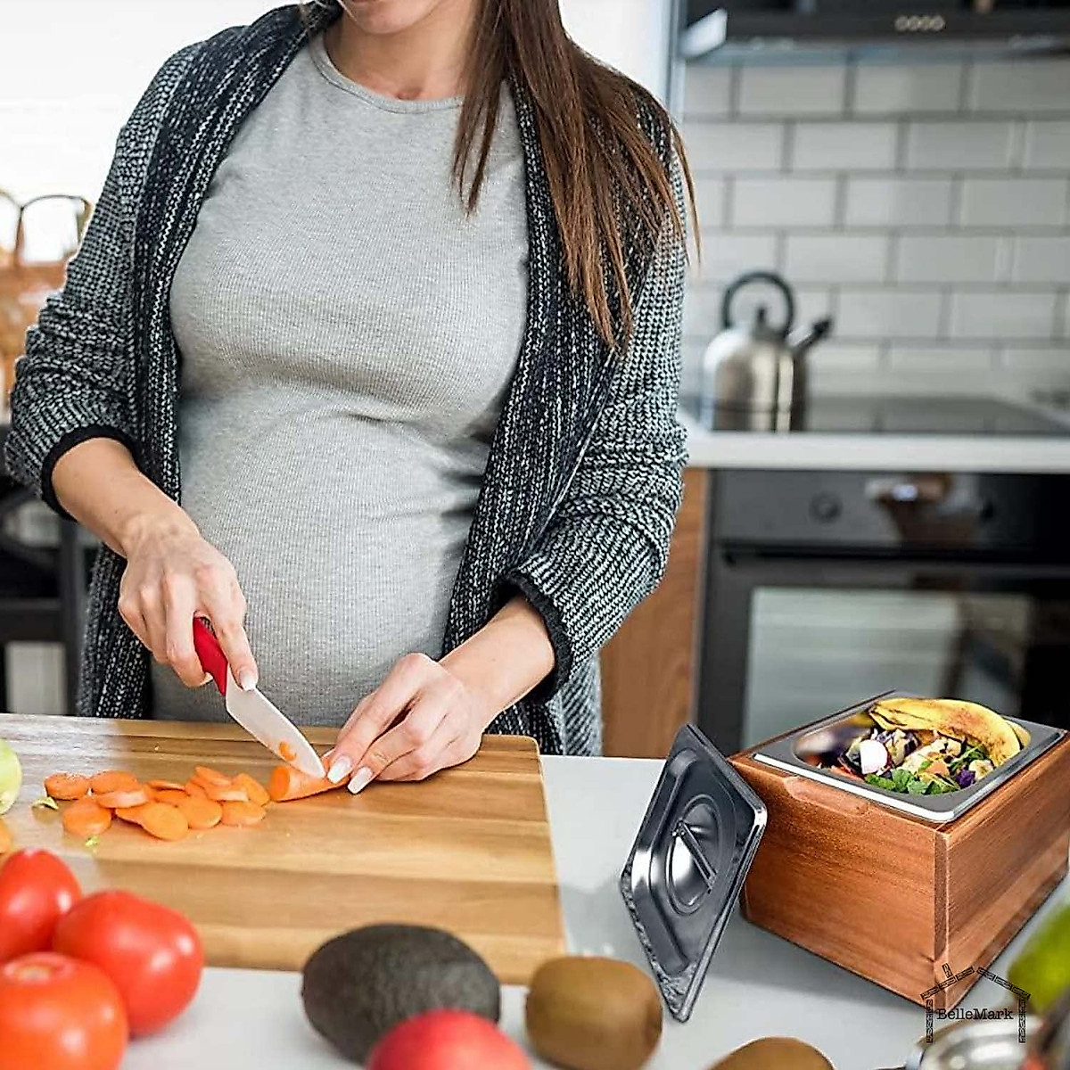 BelleMark Kitchen Compost Bin- Rust Proof Stainless Steel Insert, Countertop Compost Bin with Lid and Acacia Wood Box- Small Compost Bin Kitchen