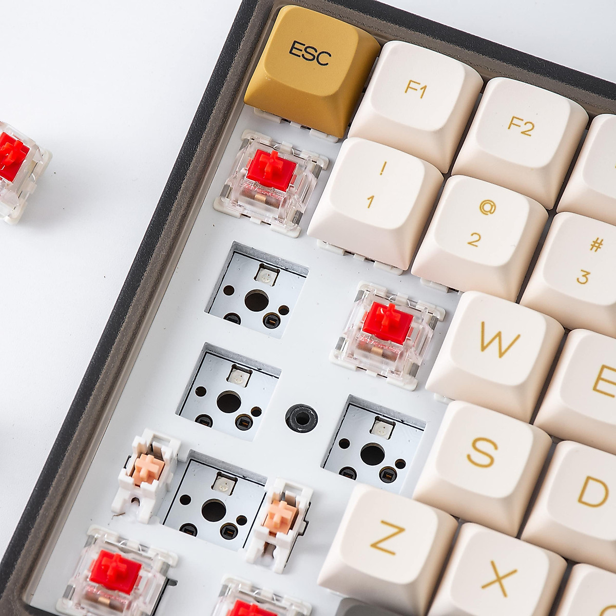 YUNZII KC84 Pro Hot Swappable Mechanical Keyboard 84-Key Gaming Keyboard with Translucent ABS Case, RGB Backlit for Mac/Win/Gamers (Gateron Blue Switch, Shimmer)