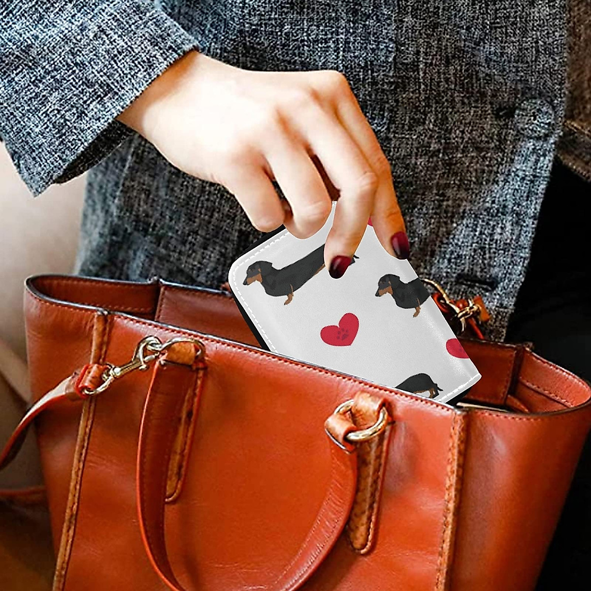 Oyihfvs Dachshund Dog Seamless Heart Grey Credit Card Coin wallet, RFID Blocking Compact Women Leather Card Holder, KeyChange Organizer, Zipper Purse Clutch Pouch Pocket, Multicolor, 4.7x3.1x0.8 Inch