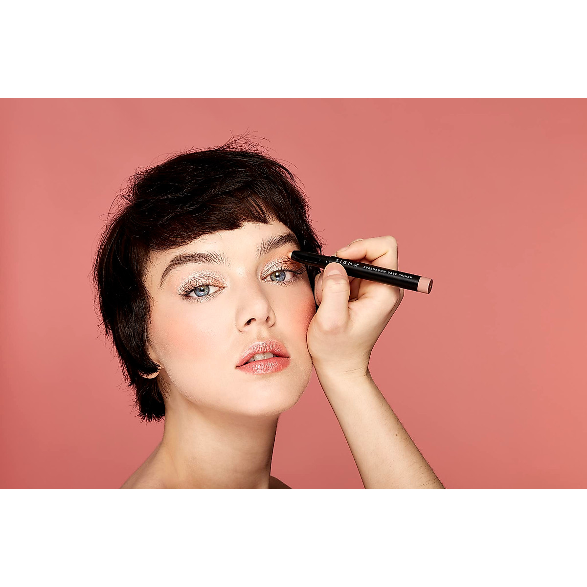 Sigma Beauty Eyeshadow Primer Base – Professional Grade Eye Primer Crayon w/Retractable Tip for Long-Lasting Makeup & All-Day Color Payoff, Prevents Creasing (Bubbly, Pinky Peach Champagne Shimmer)